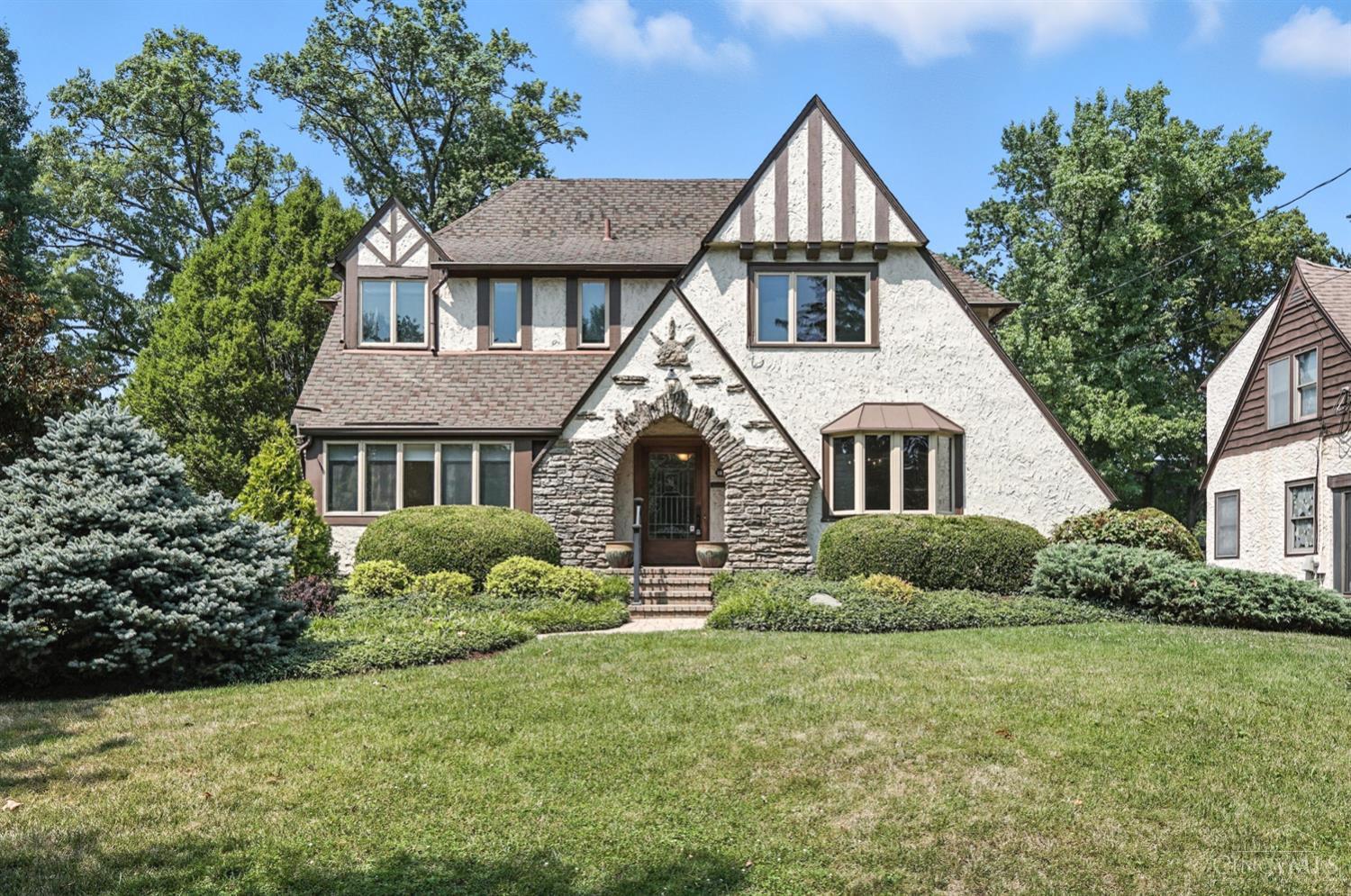 1302 Avon Drive Cincinnati OH 45229 - MLS# 1850937