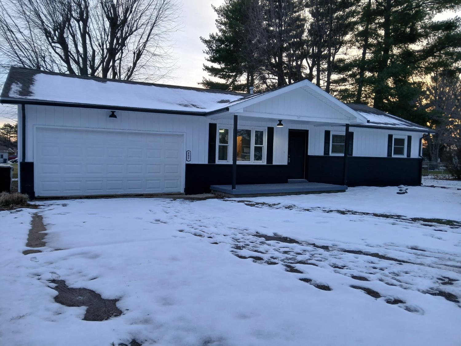 207 Ford St Connersville IN 47331 - MLS# 206579